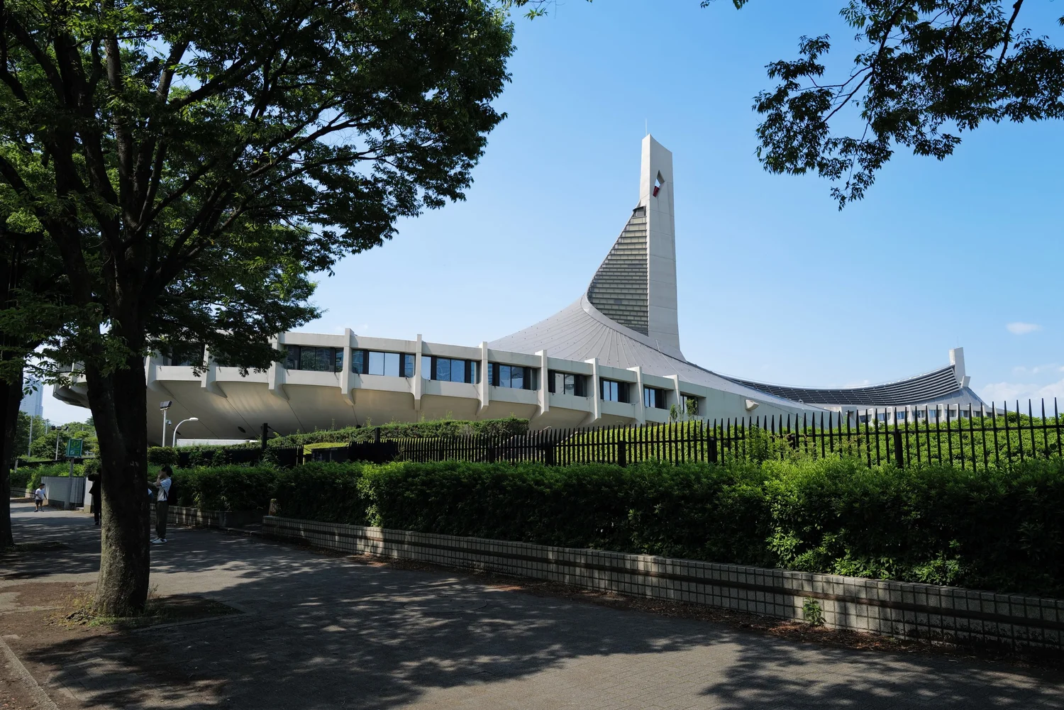 Yoyogi National Gymnasium - Tokyo - by Kenzo Tange | Explore Iconic ...