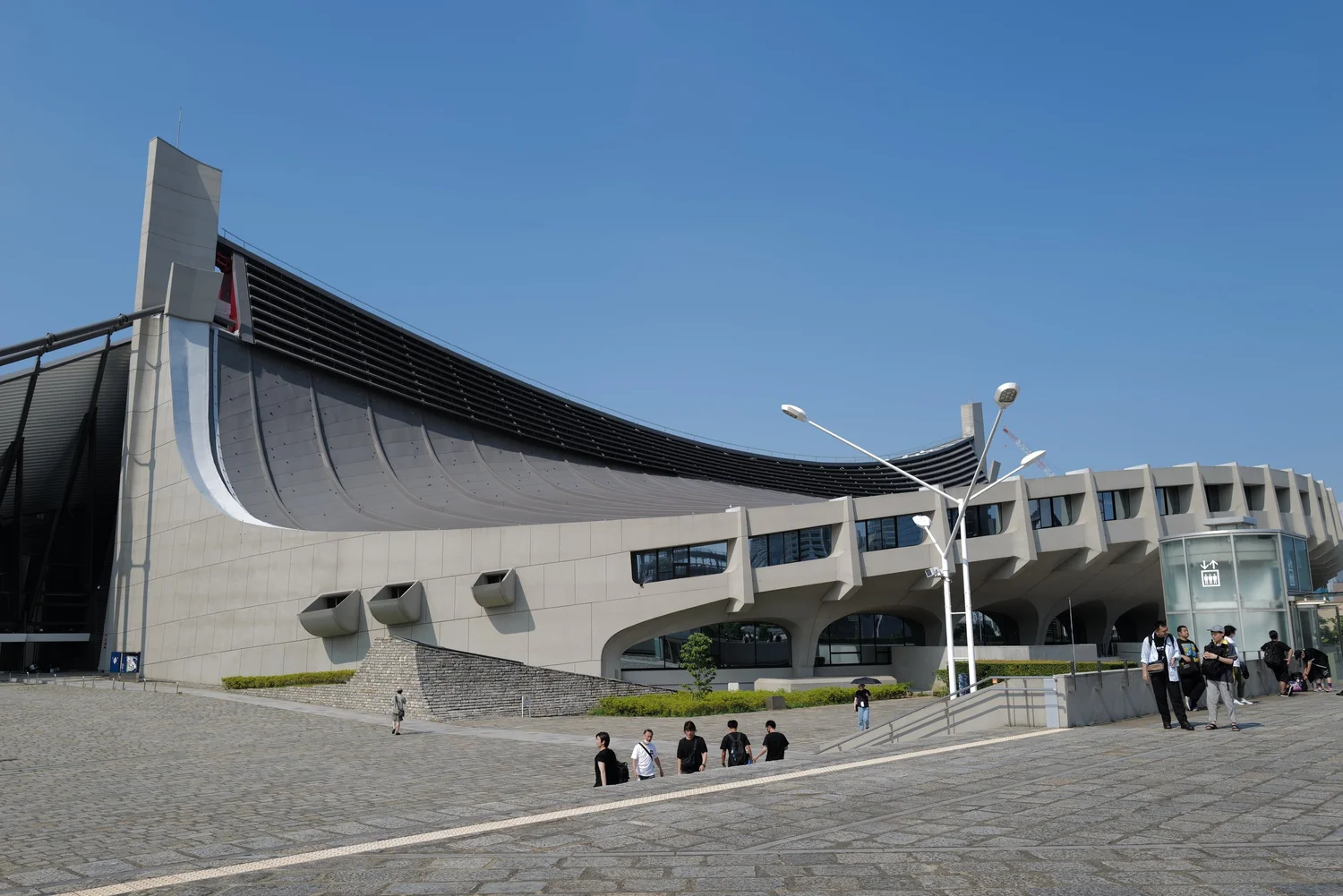 Yoyogi National Gymnasium - Tokyo - by Kenzo Tange | Explore Iconic ...