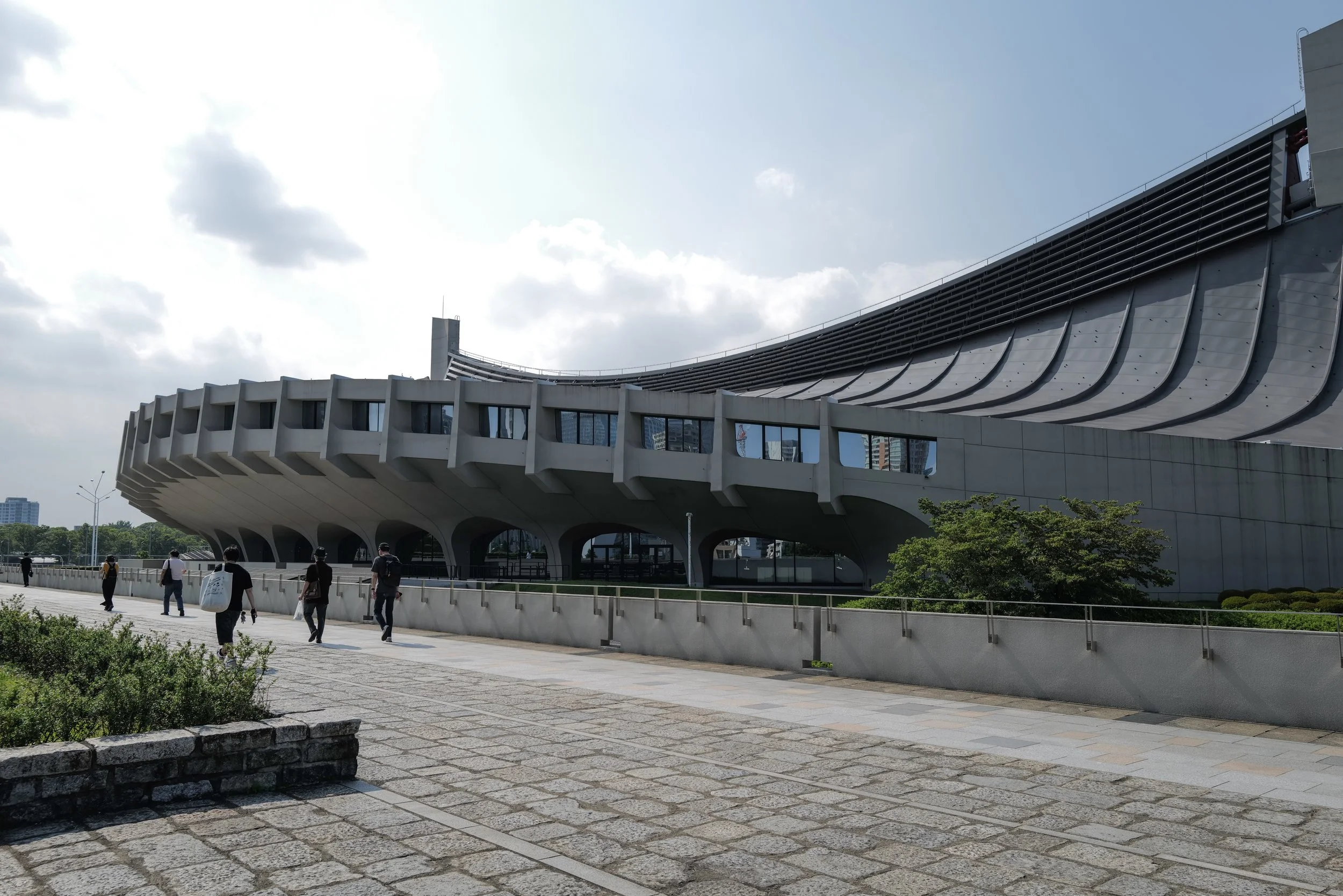 Yoyogi National Gymnasium - Tokyo - by Kenzo Tange | Explore Iconic ...