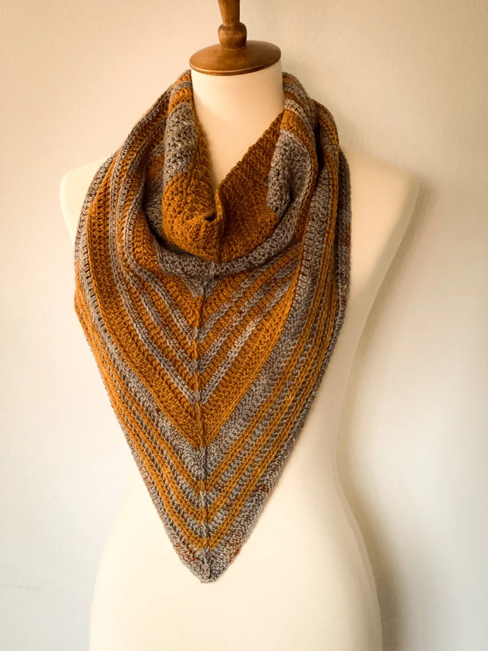 Jester Cowl [Beginner Pattern] — KnotBadBritt
