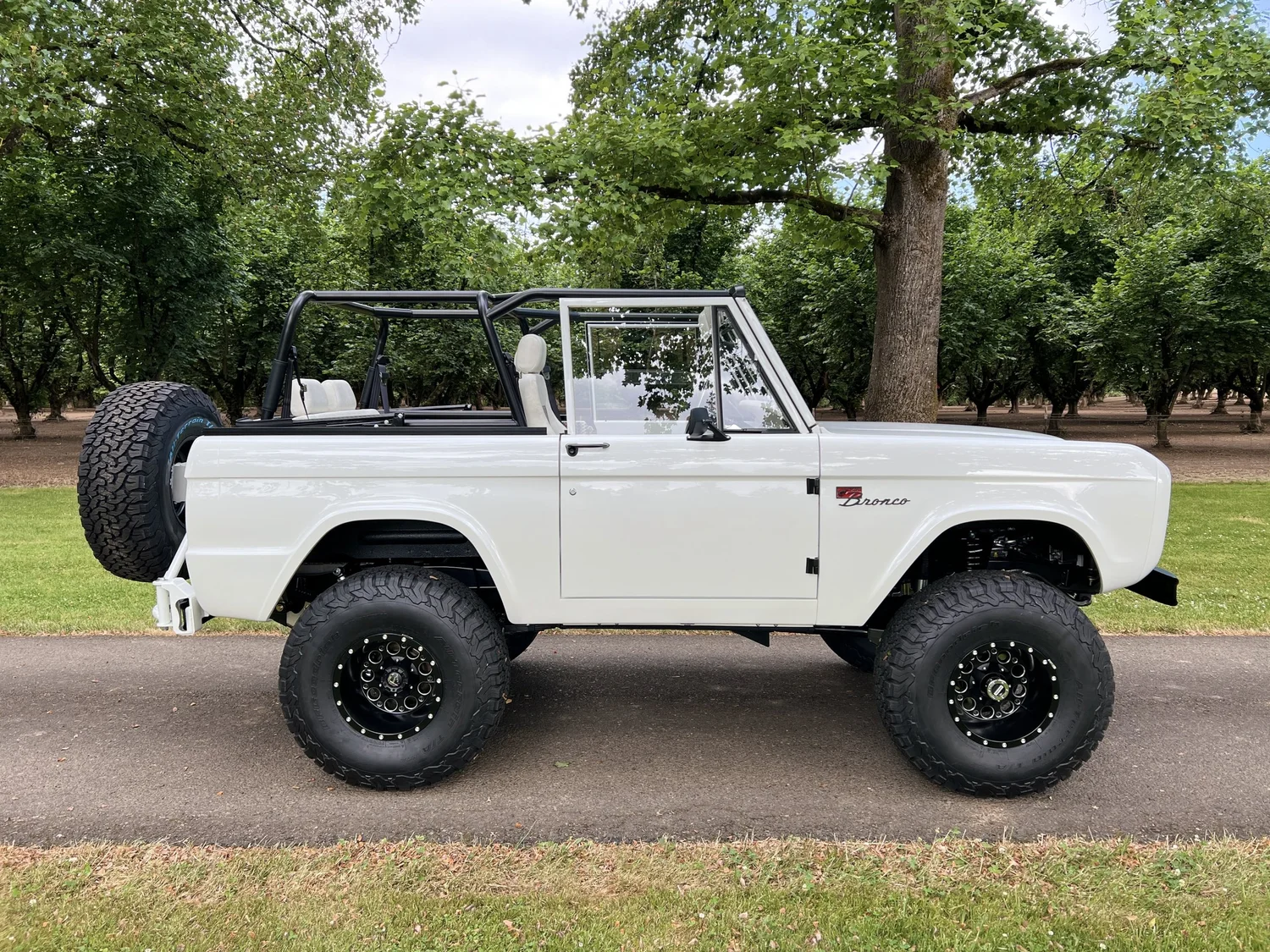 1969 Ford Bronco – Star White Metallic — HighLine Classics