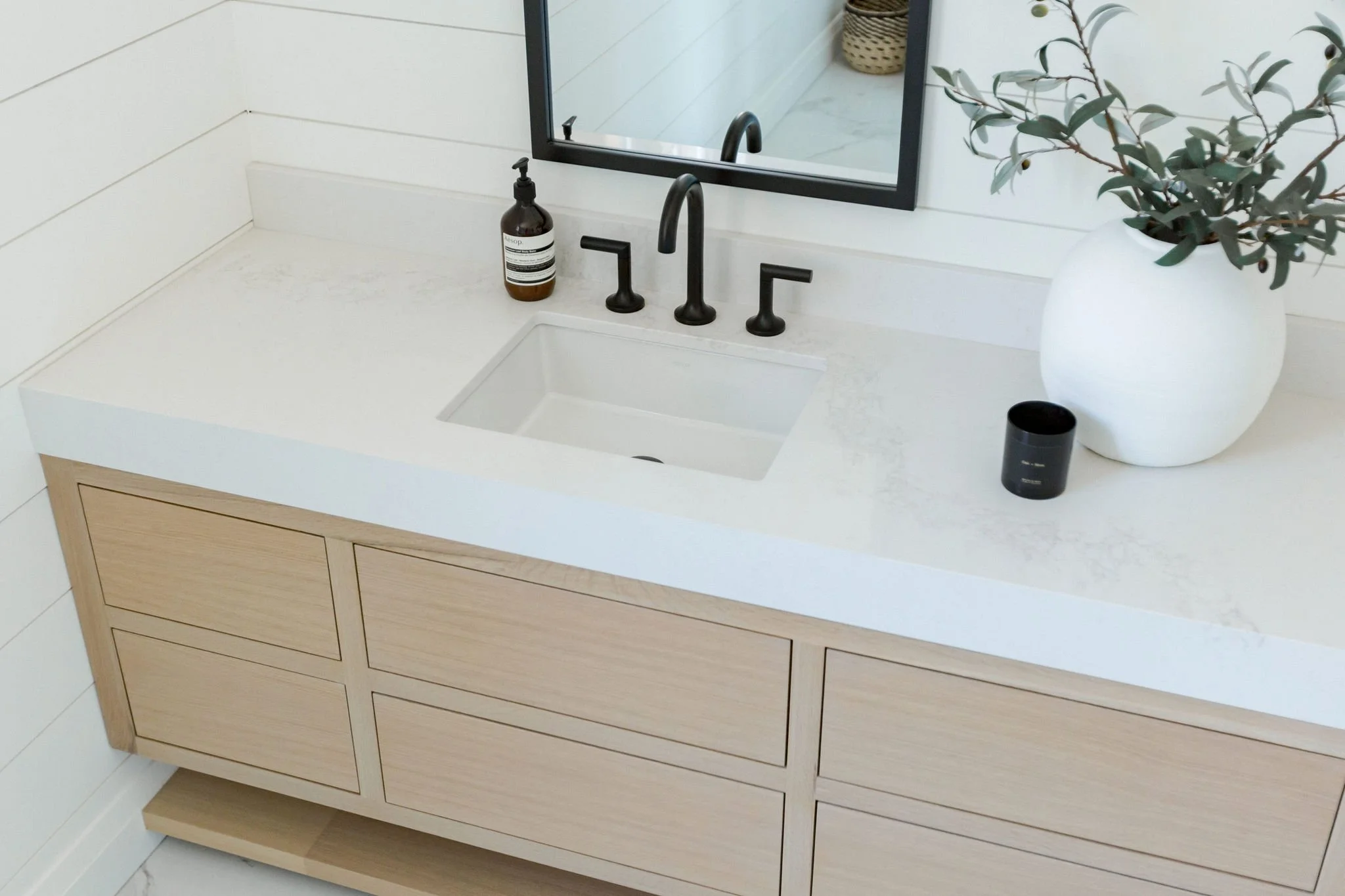 CONTACT US — QUARTZ CO