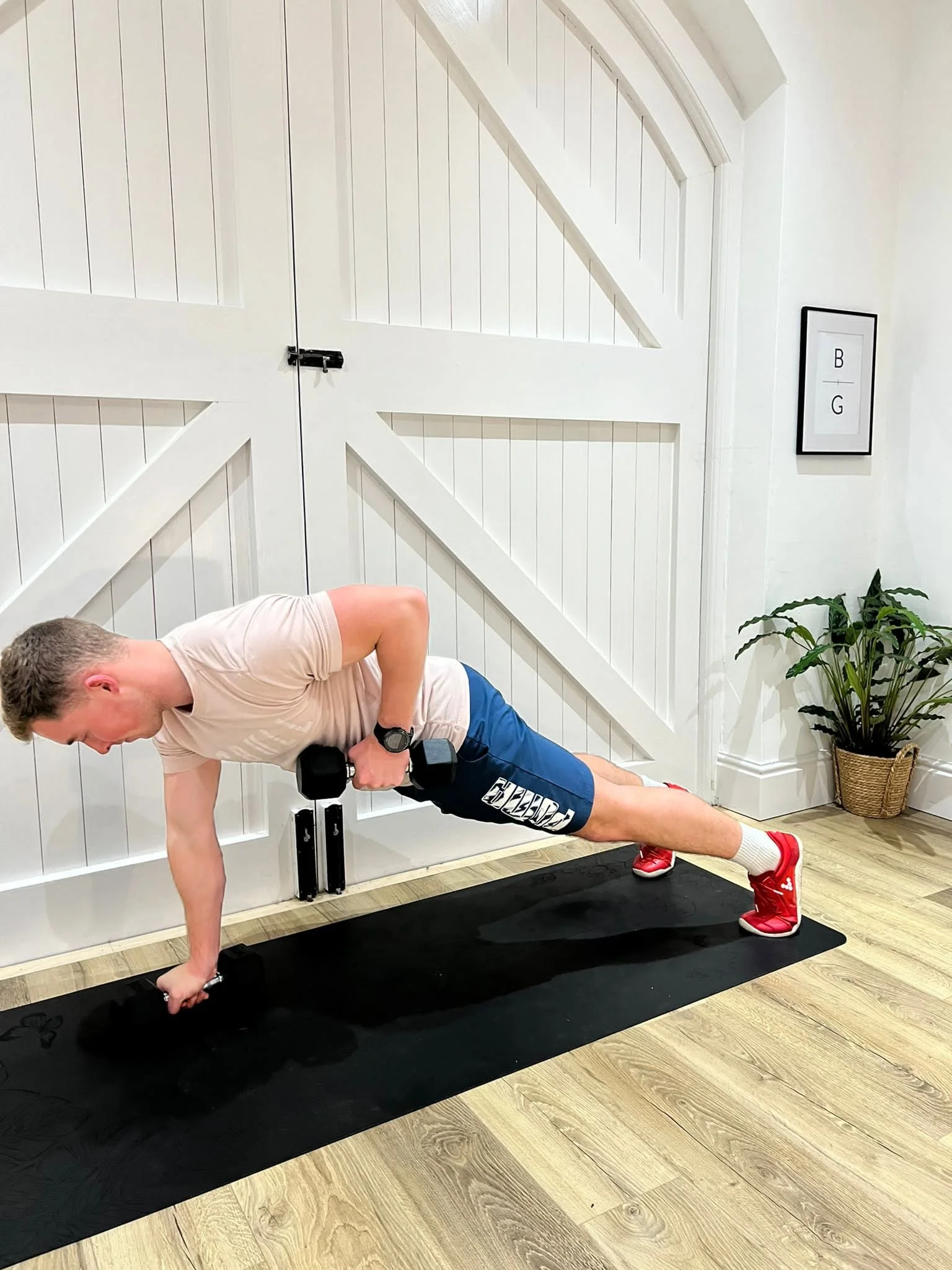 ROSS’ TOP TIPS FOR HOME WORKOUTS — Balance + Glo