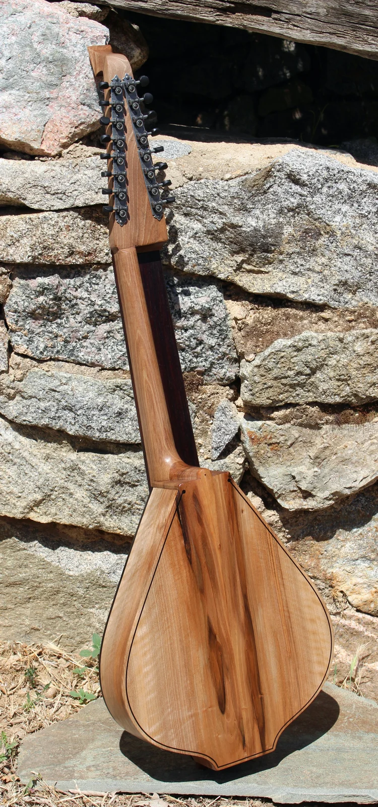 Cetera 8 choeurs — Casa-Liutaiu | Ugo Casalonga, Artisan Luthier en Corse