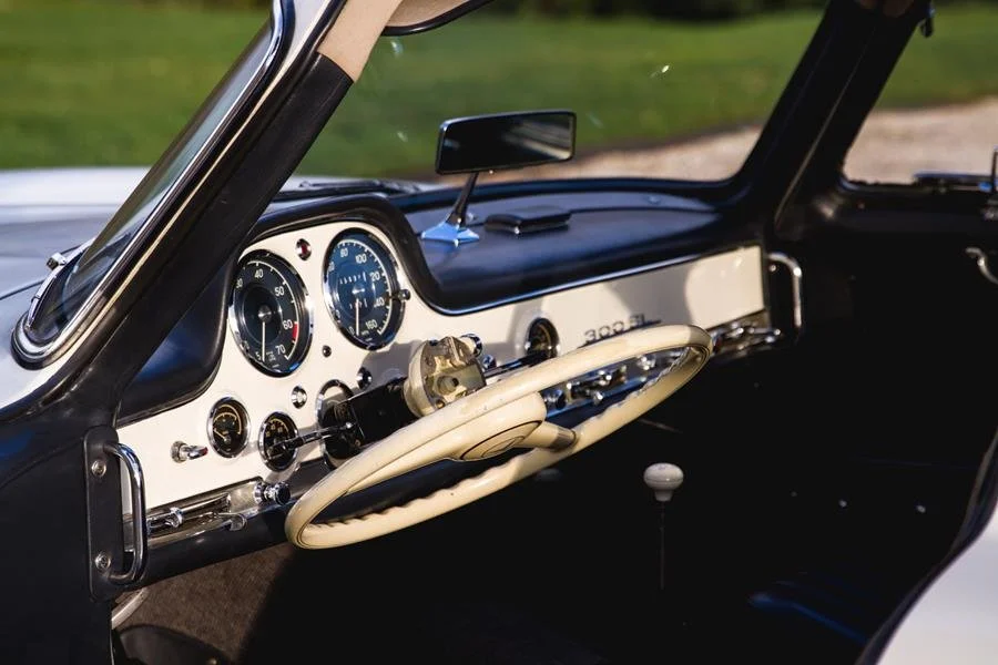 The Legendary Mercedes-Benz 300SL — HEMMELS