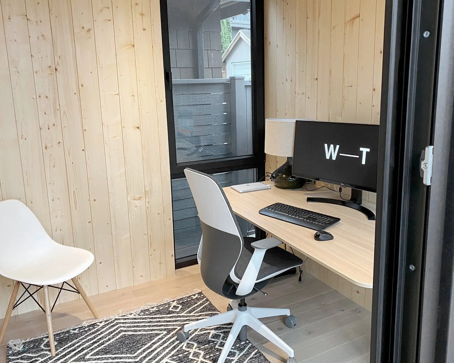 aux box Inc: Modern modular structures delivered to your backyard