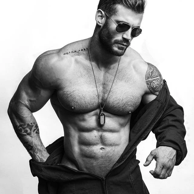 Photo Gallery: The Images Of The Argentine Fitness Model Julián Arroyuelo