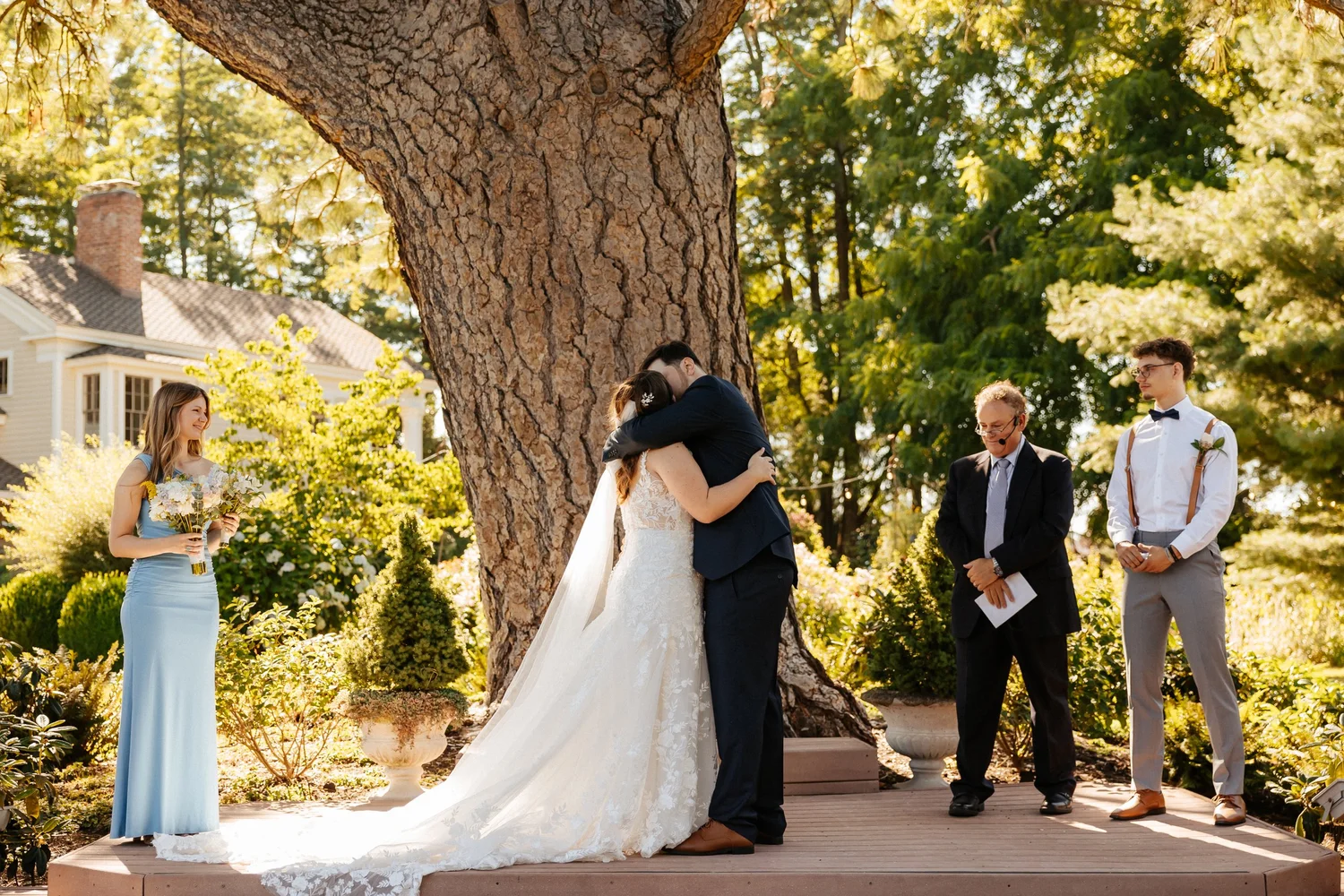 PNW WEDDING AND ELOPEMENT PHOTOGRAPHER - SARAH PHOTOGRAPHS