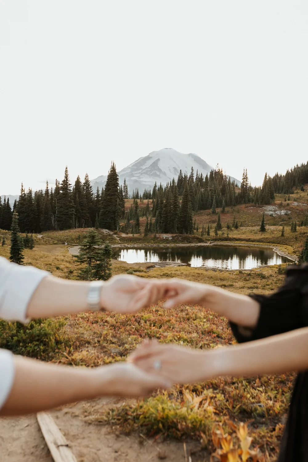 PNW WEDDING AND ELOPEMENT PHOTOGRAPHER - SARAH PHOTOGRAPHS