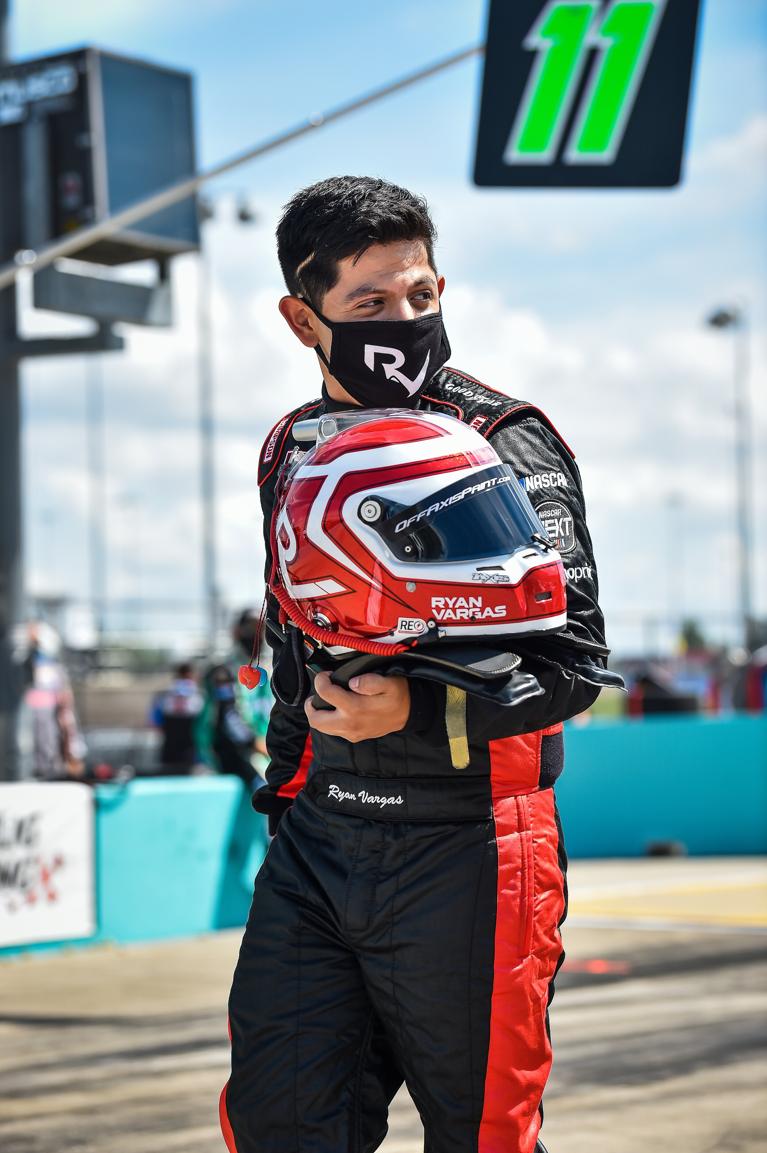 Contact — Ryan Vargas