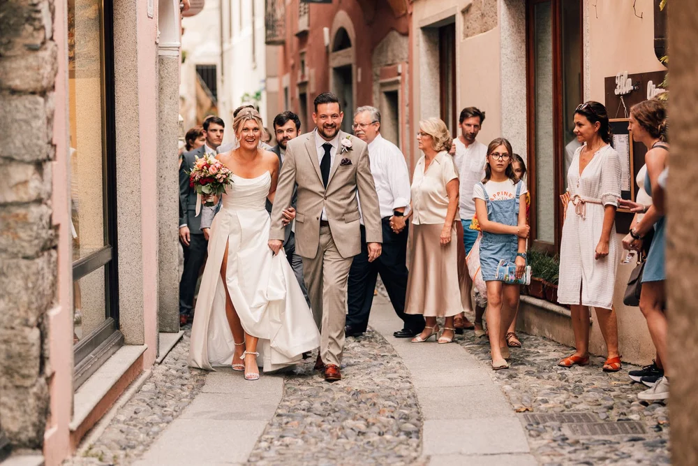 Robert + Natalie’s low-cost lakeside wedding — La Lista