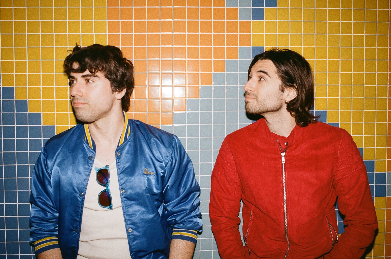 RETROFILE Official Site // New EP "Comfort In A Crowd" out October 3