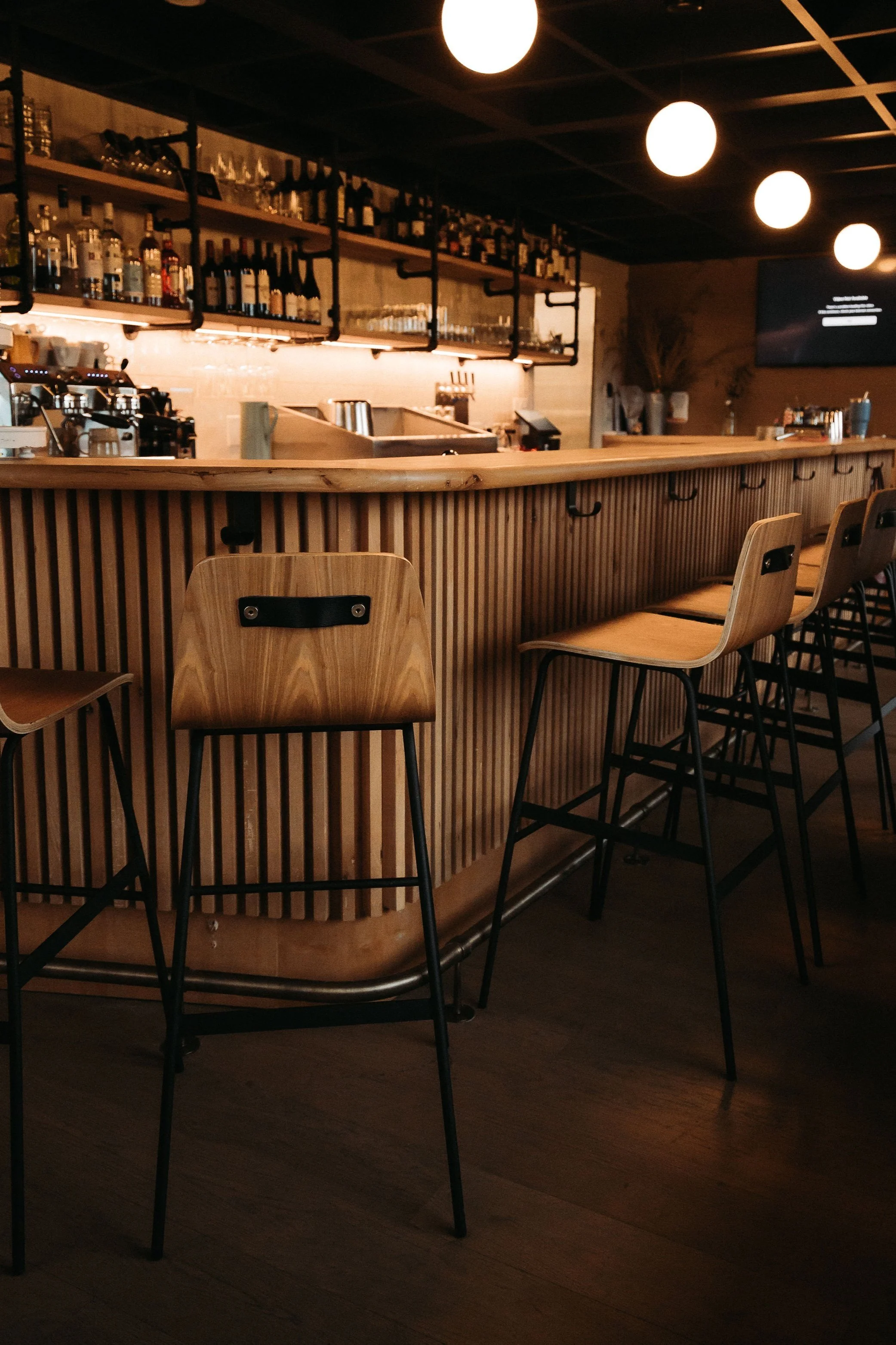 Apres Snack Bar — Penny's Motel