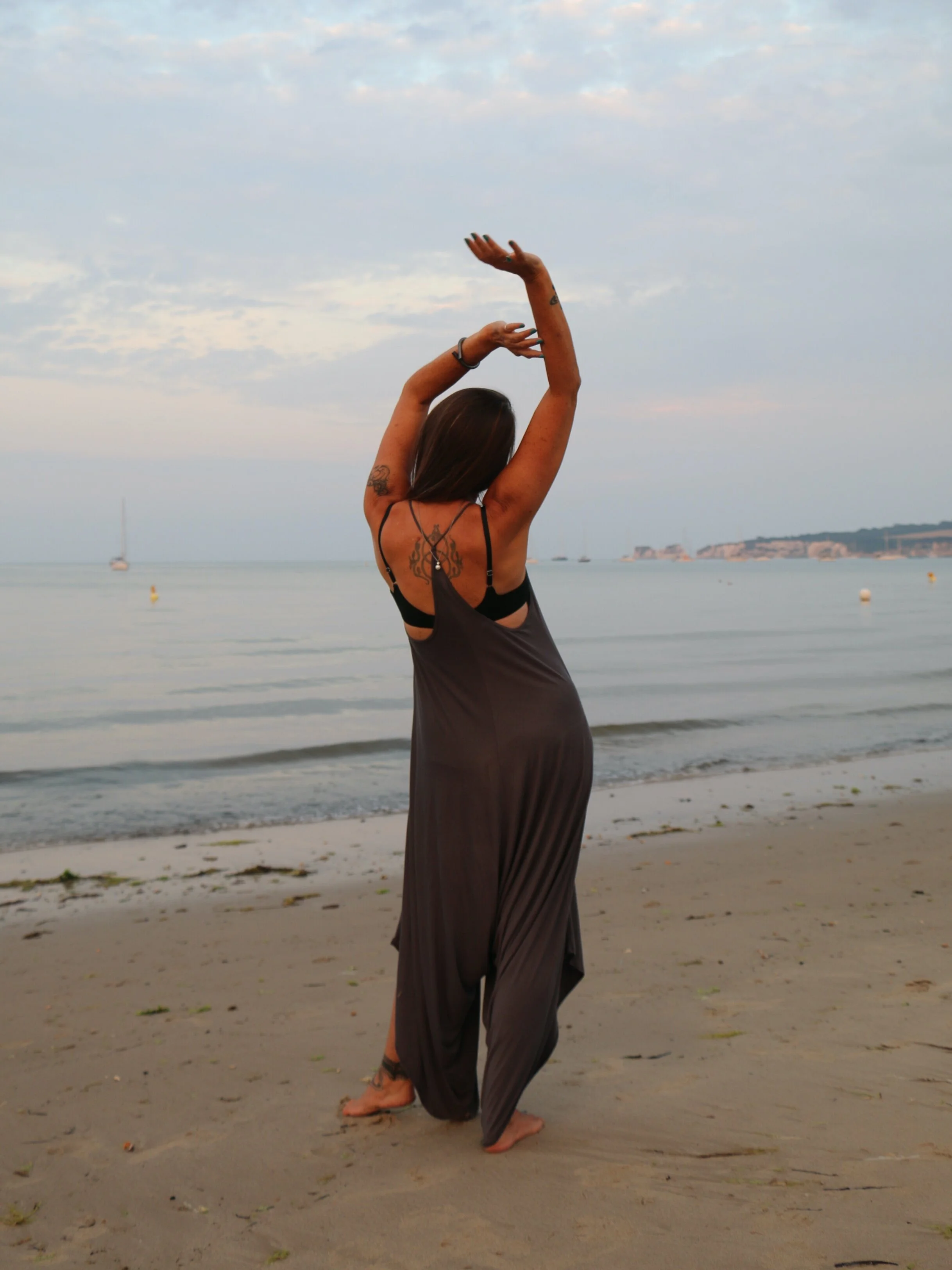 Qoya — Victoria Smisek