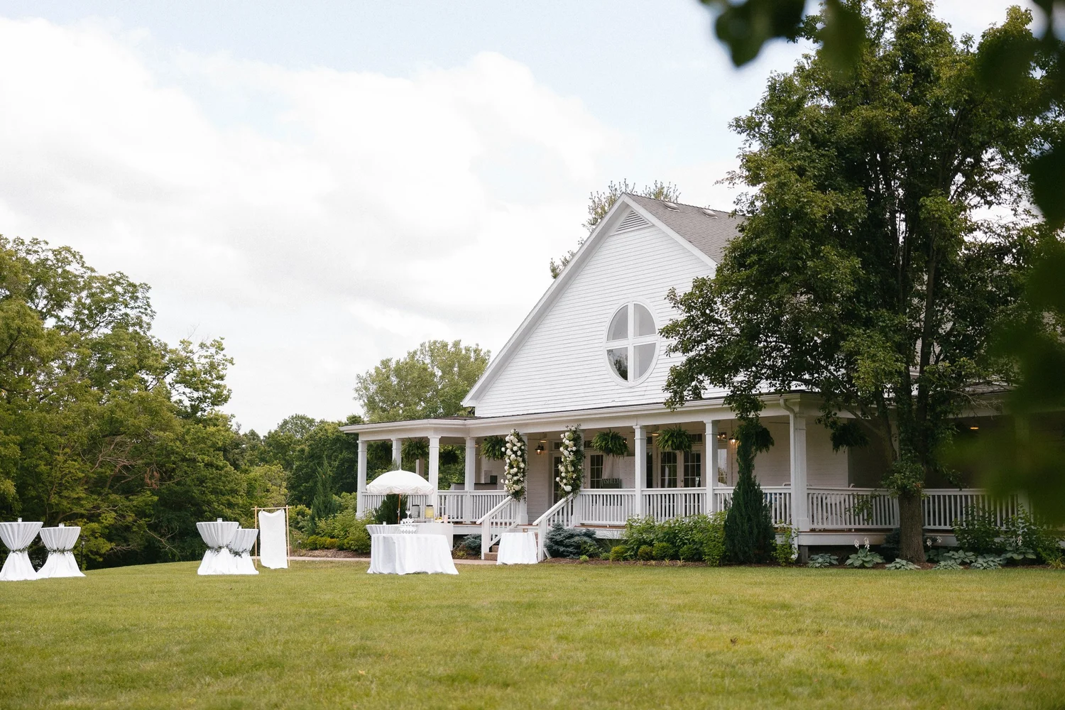 Scenic 11-Acre Wedding Venue in Kansas City | Outdoor & Chapel ...