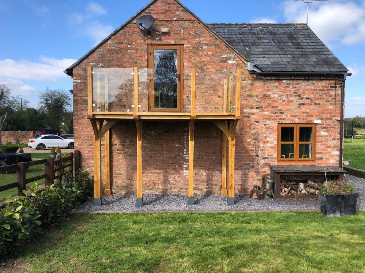 Oak Balcony for Sale Online I Jaylee Oak