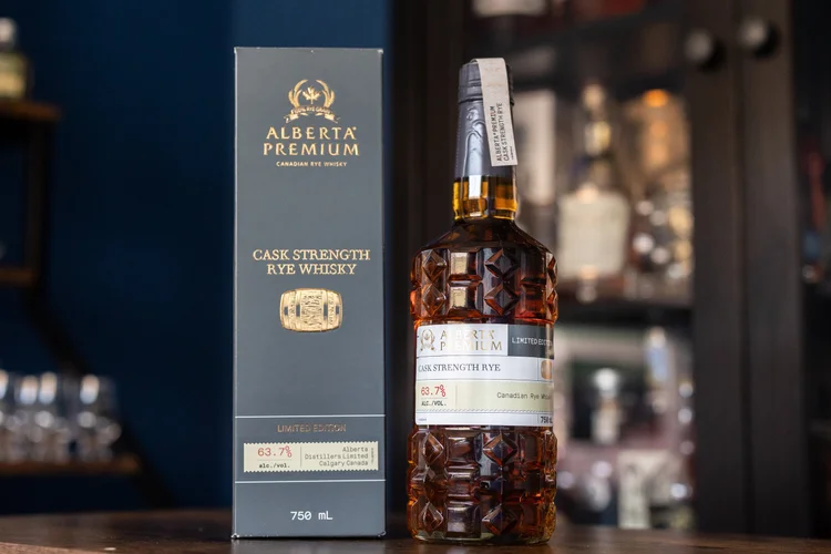 Alberta Premium Cask Strength Rye Review (63.7%) — The Whisky Study