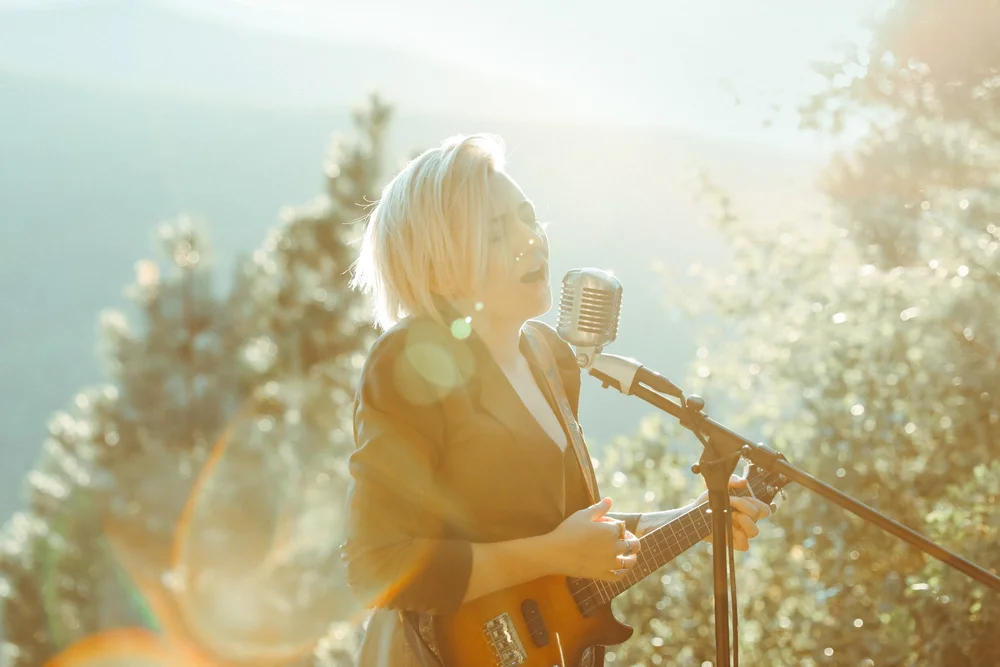 Ronnie Carrier, Vonnie Kyle, Danni Lee, Rosa Linda, Siena Christie ...