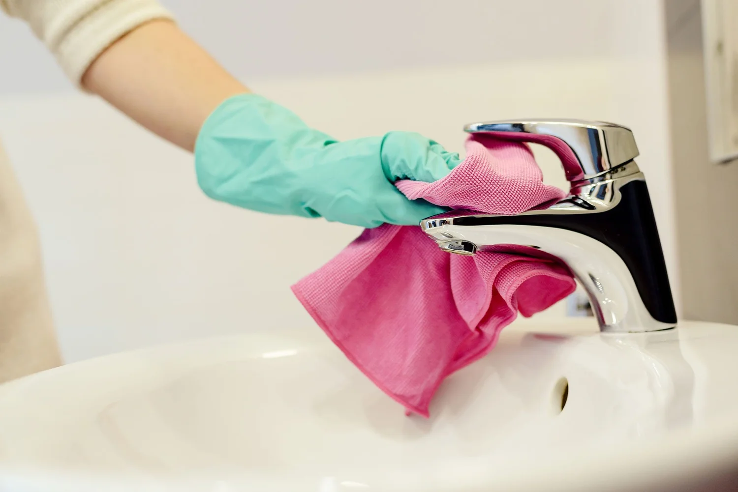 HousekeepersNOW - House Cleaning Service