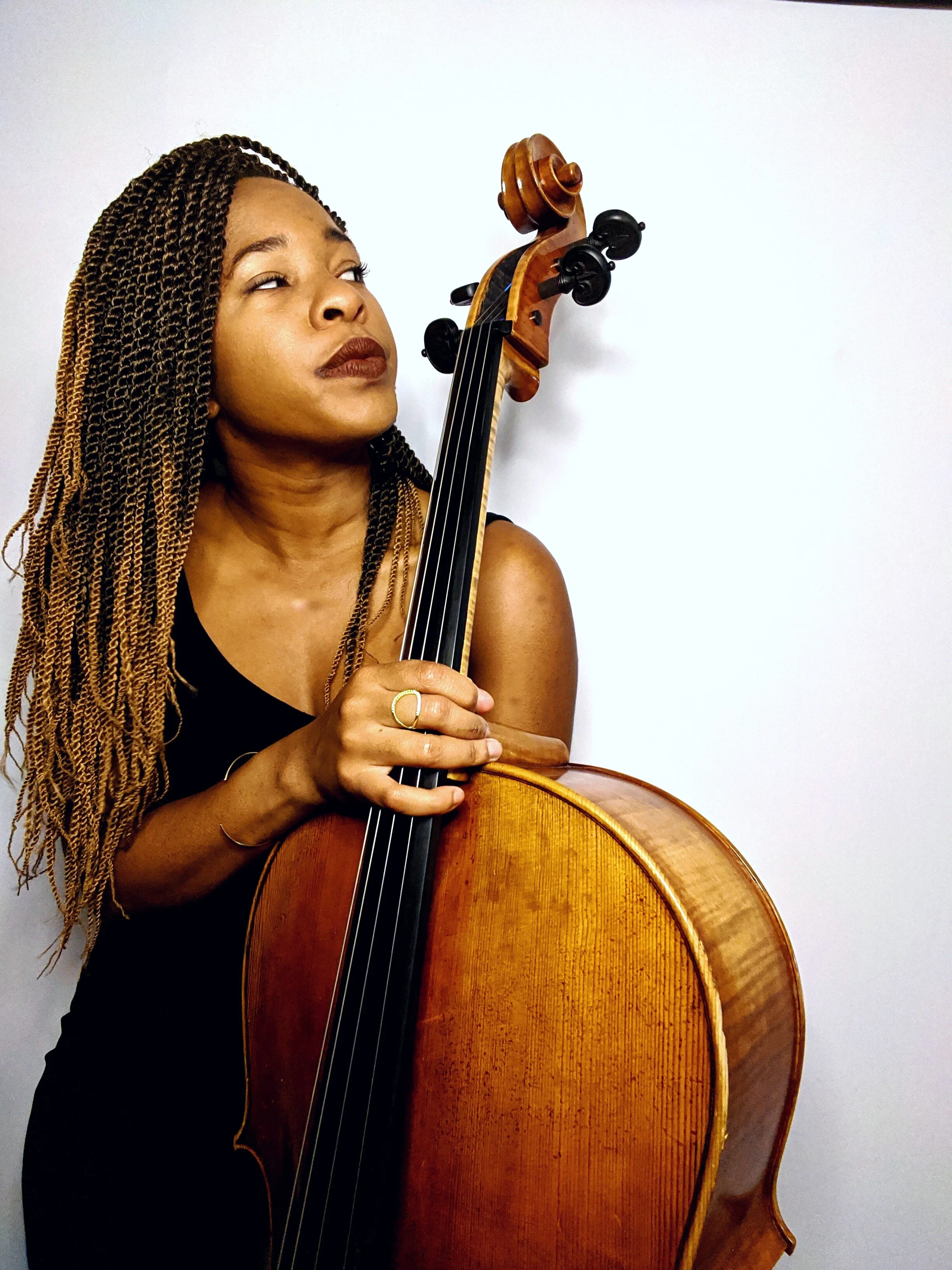 Listen — Sarah Overton/Cellist