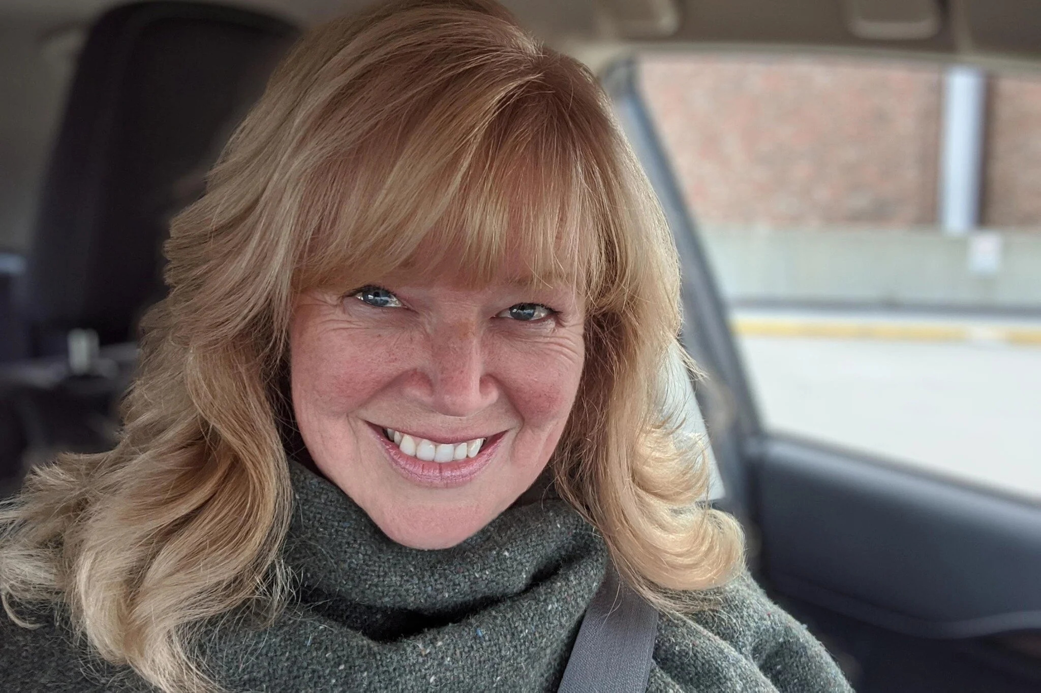 About — Laura Bachynski