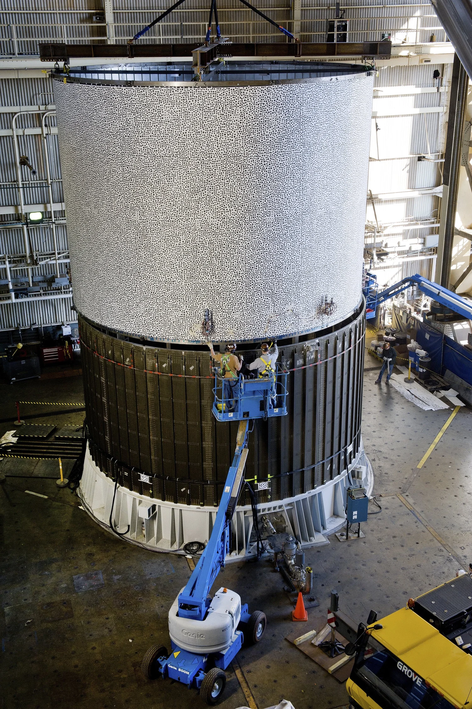 NASA Buckling Test with Real Time Module — Correlated Solutions Digital ...