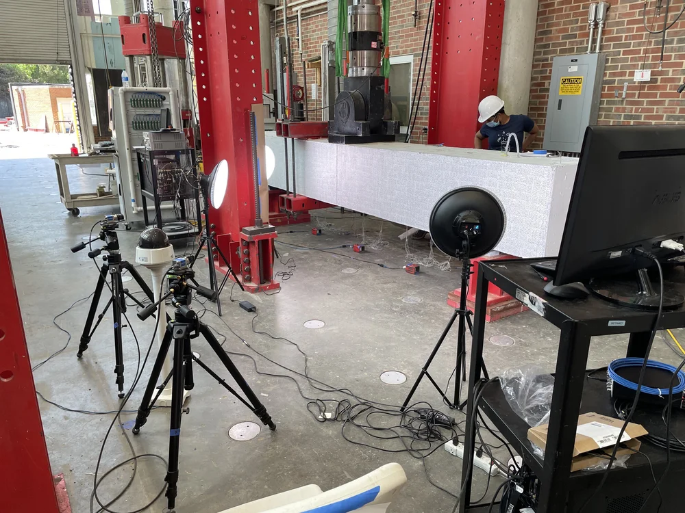 Large-Scale Concrete Strength Test — Correlated Solutions Digital Image ...