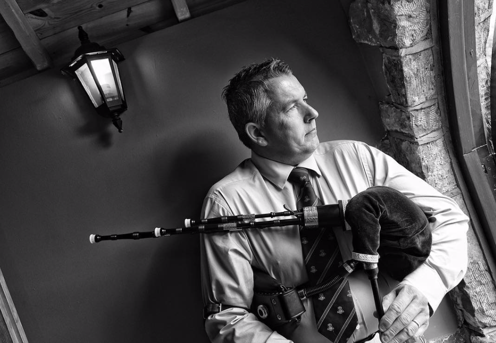About Craig — Craig Irving, Scottish Piper - award-winning wedding and ...