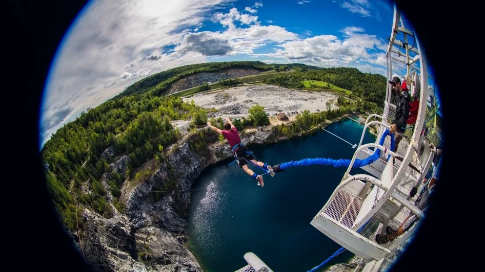 Bungee - Great Canadian Bungee | Canada's Highest Jump | Saut à l ...
