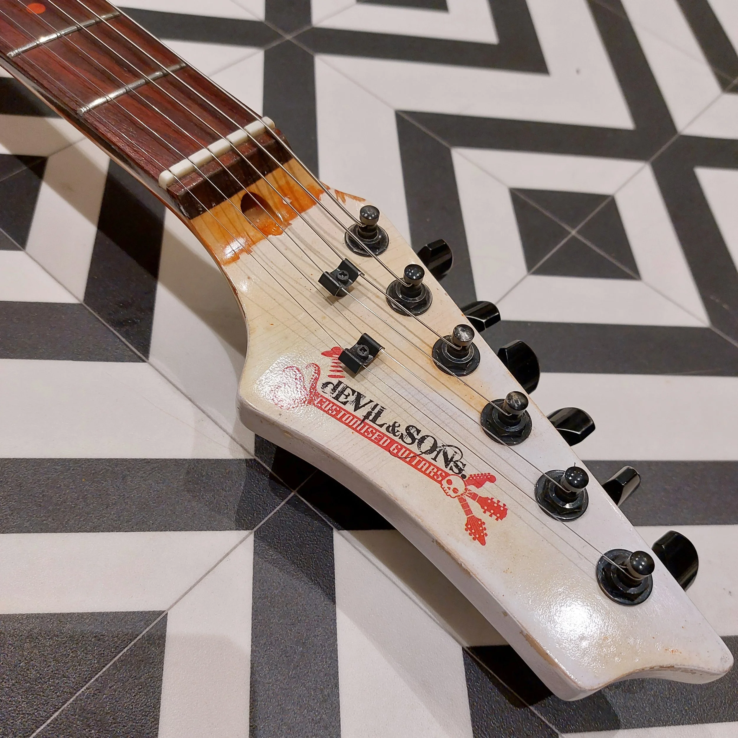 Solar: Craftcaster — Devil & Sons Customised Guitars
