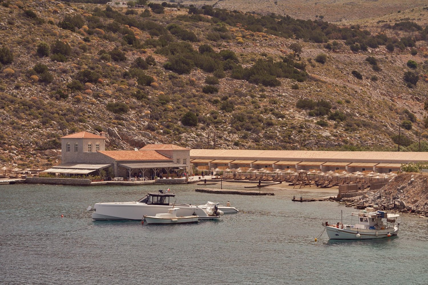 Cosmopolitan 5 star hotel in Hydra | Mandraki Beach Resort