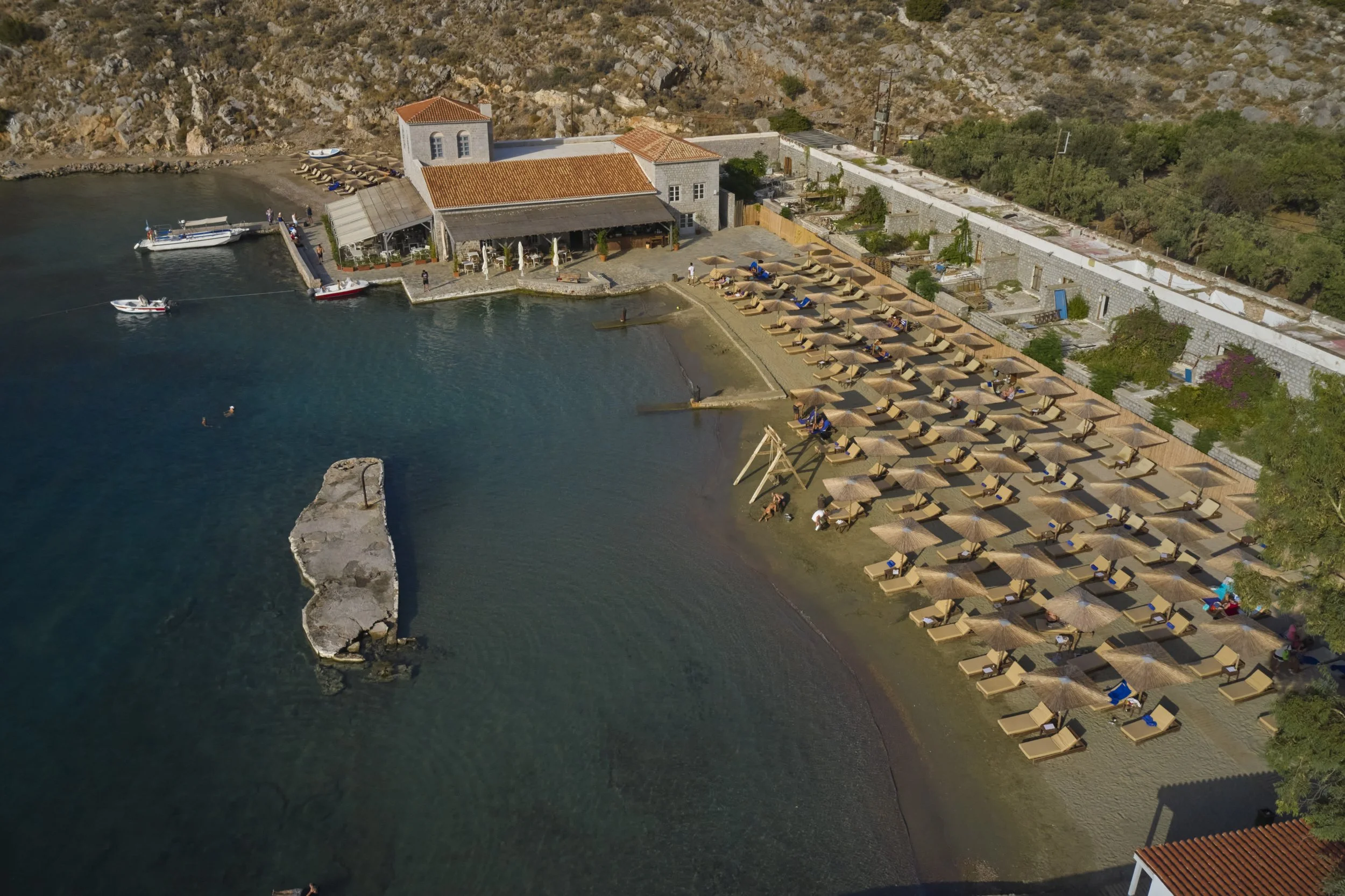Beachfront luxury hotel in Hydra island | Mandraki Beach Resort ...