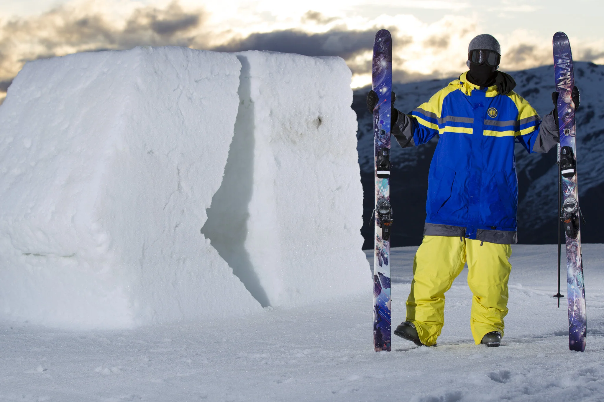 VALPNOW • Digital Art & Graphic Design Studio • Digital art & graphic ...