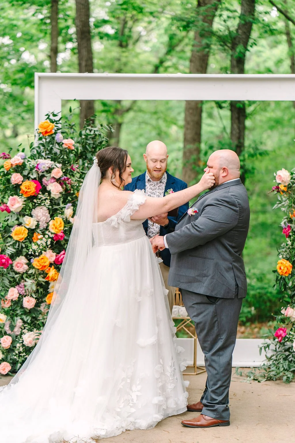 An Enchanting English Garden Inspired Wedding In Arkansas — Madison ...