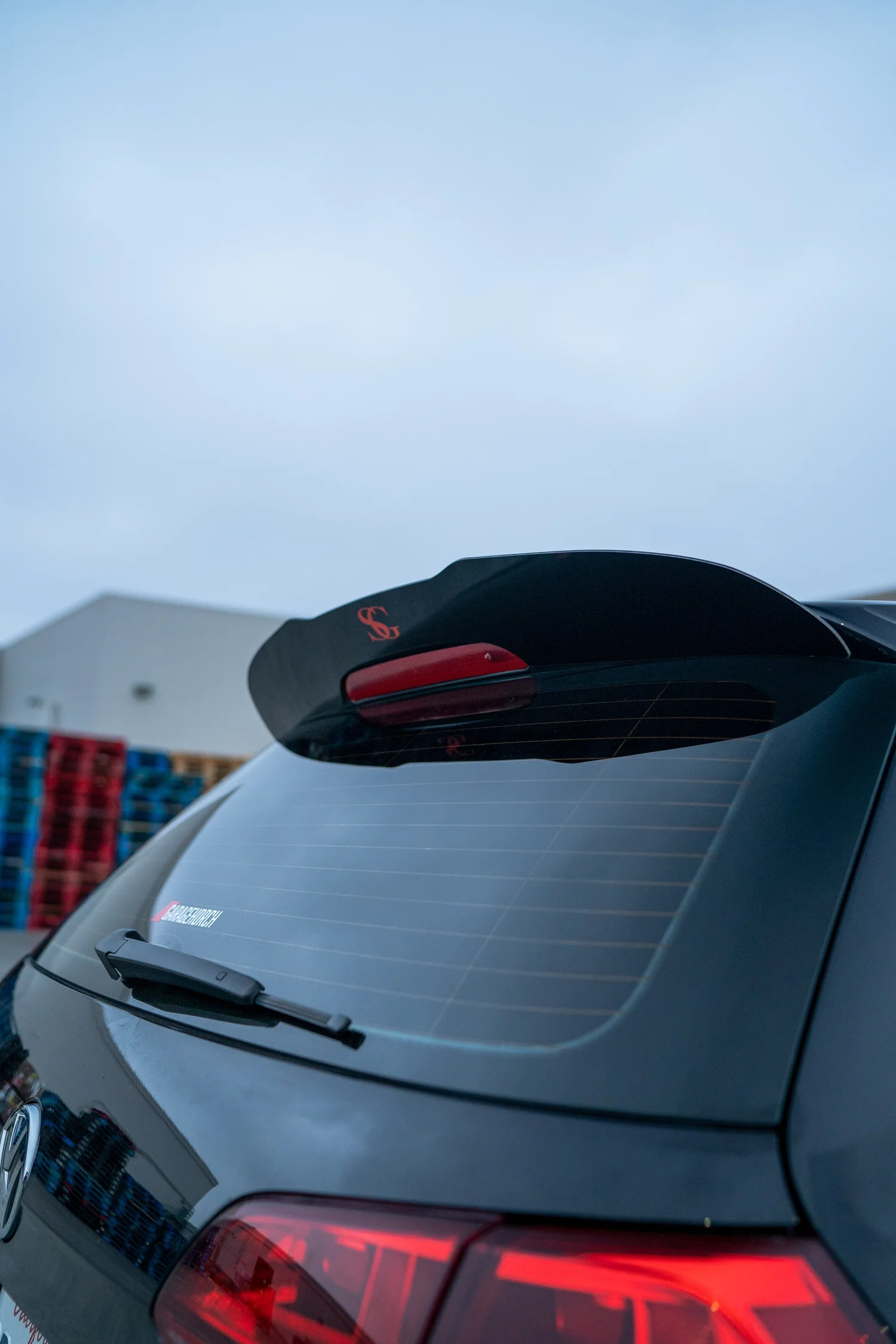 Ducktail Spoiler VW (MK7 / MK7.5): GTI, Golf R — Splitter Gang