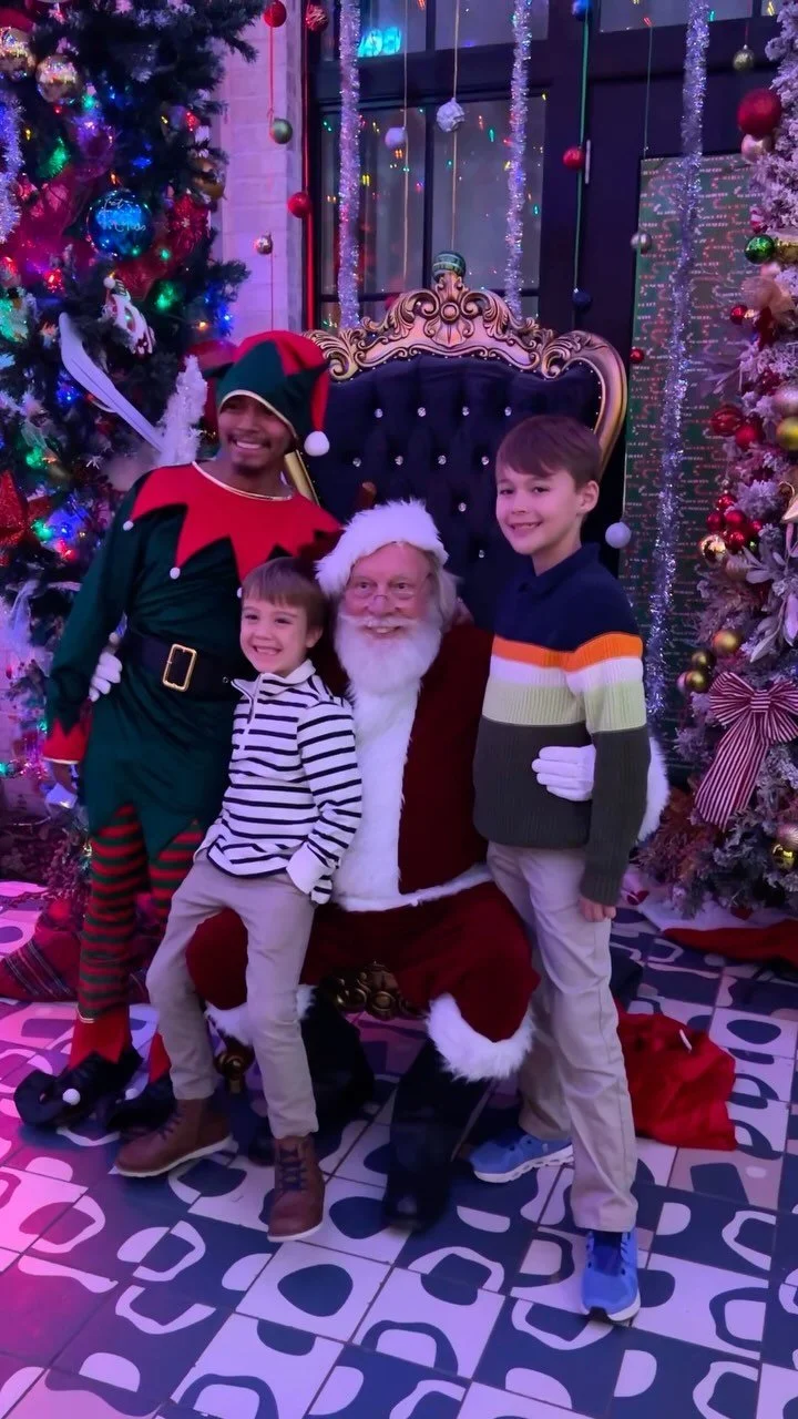 Tipsy Elf Dallas Christmas Pop-Up Cocktail Bar
