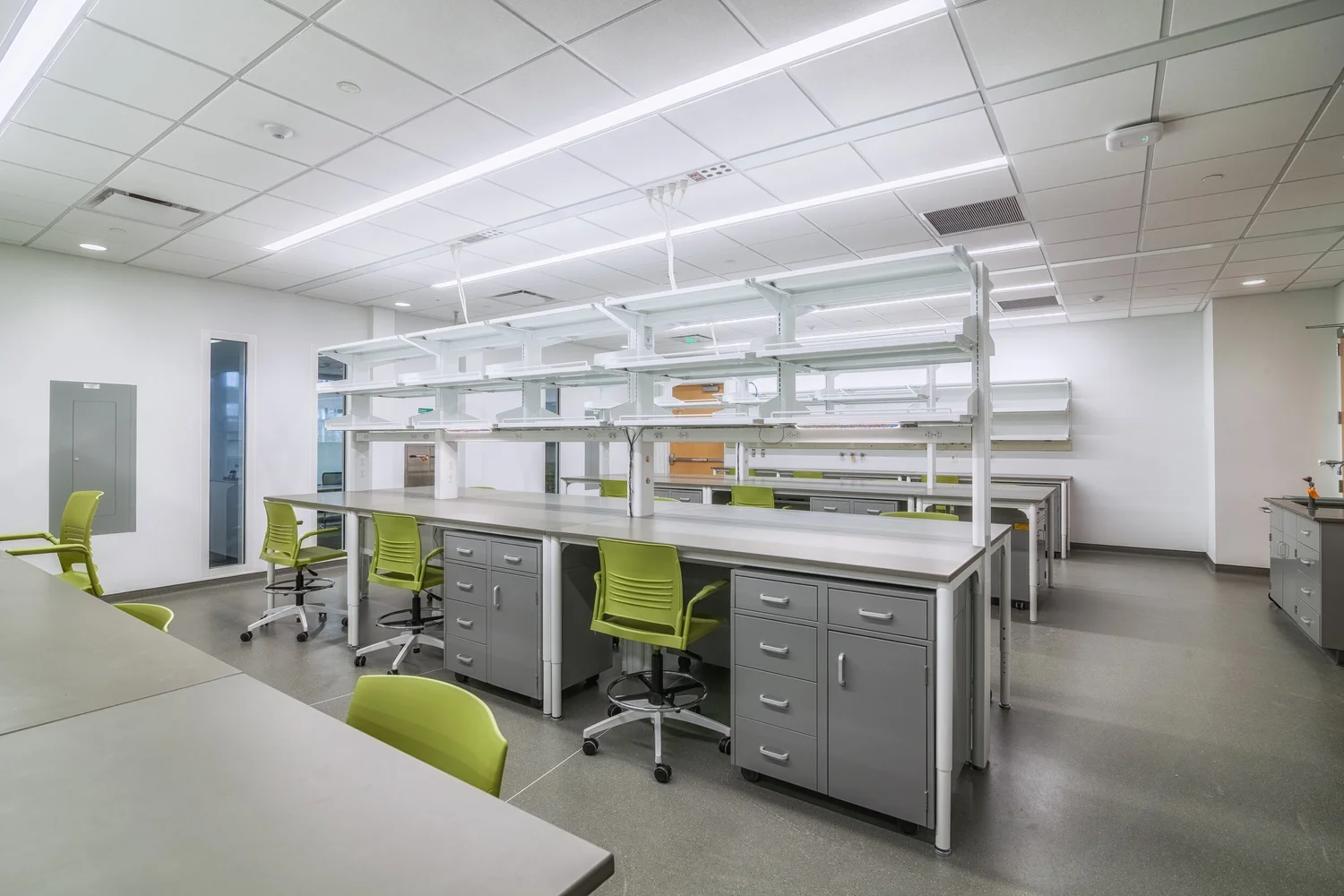 Steel Casework Photo Gallery — mottLAB - Full Service Lab Furniture ...