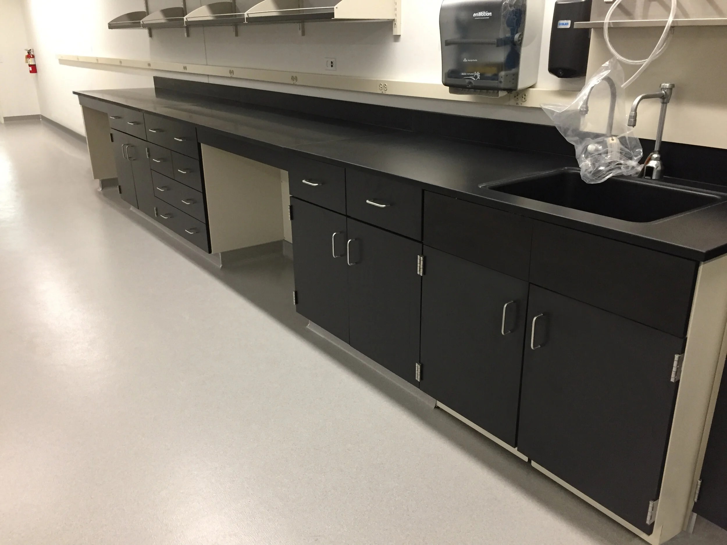 Steel Casework Photo Gallery — mottLAB - Full Service Lab Furniture ...