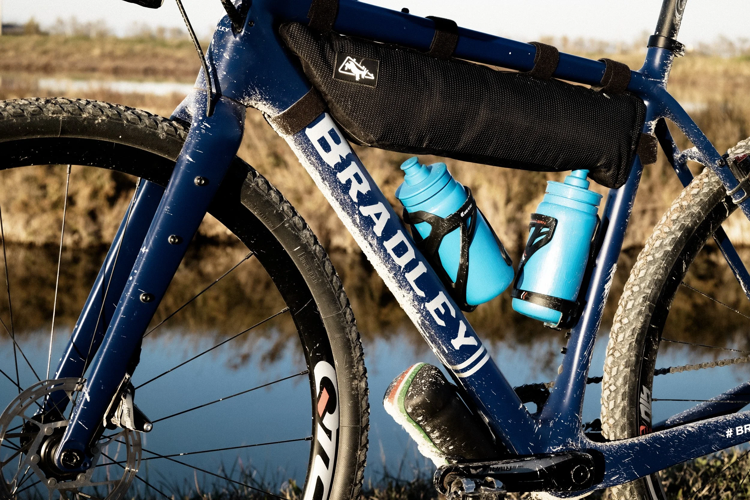 Bradley Cycles gravel in carbonio