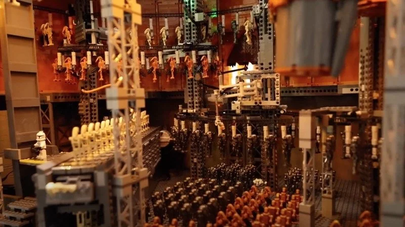 A Massive LEGO Replica Of The Battle Of Geonosis Took 2 Years To Build ...