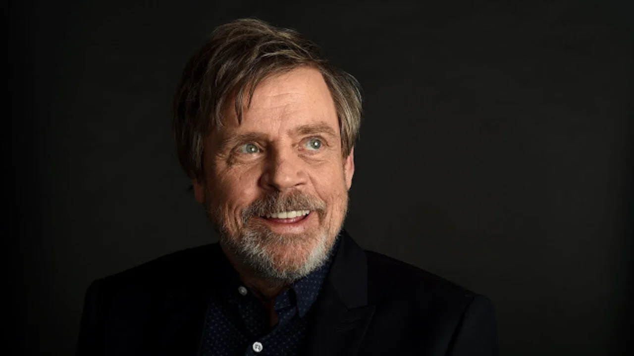 Mark Hamill Made Fun Of 'The Force Awakens' Without Saying Much ...