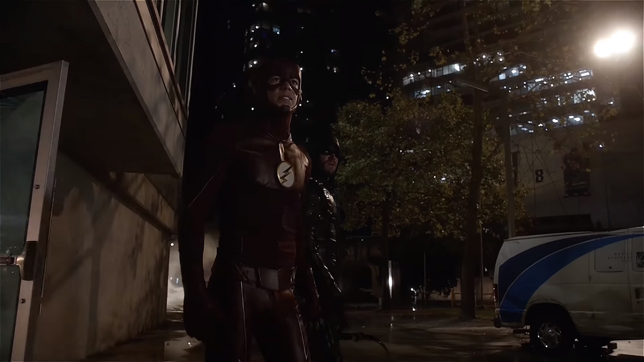 'The Flash' Will Honor 'Arrow' Fight Scenes When Oliver Reunites With ...