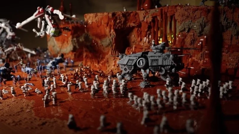 A Massive LEGO Replica Of The Battle Of Geonosis Took 2 Years To Build ...