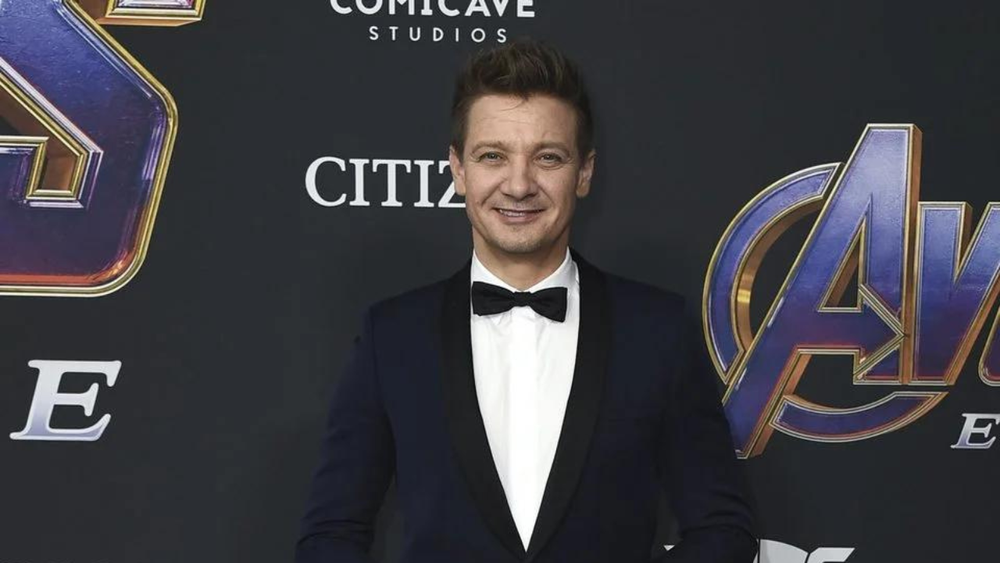 Jeremy Renner Shares Inside Look At His Snow Plow Injury Recovery ...