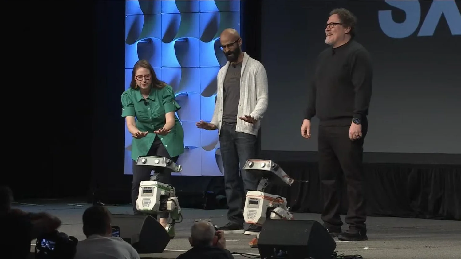 Jon Favreau Announces Mandalorian and Grogu Disney Experience To ...