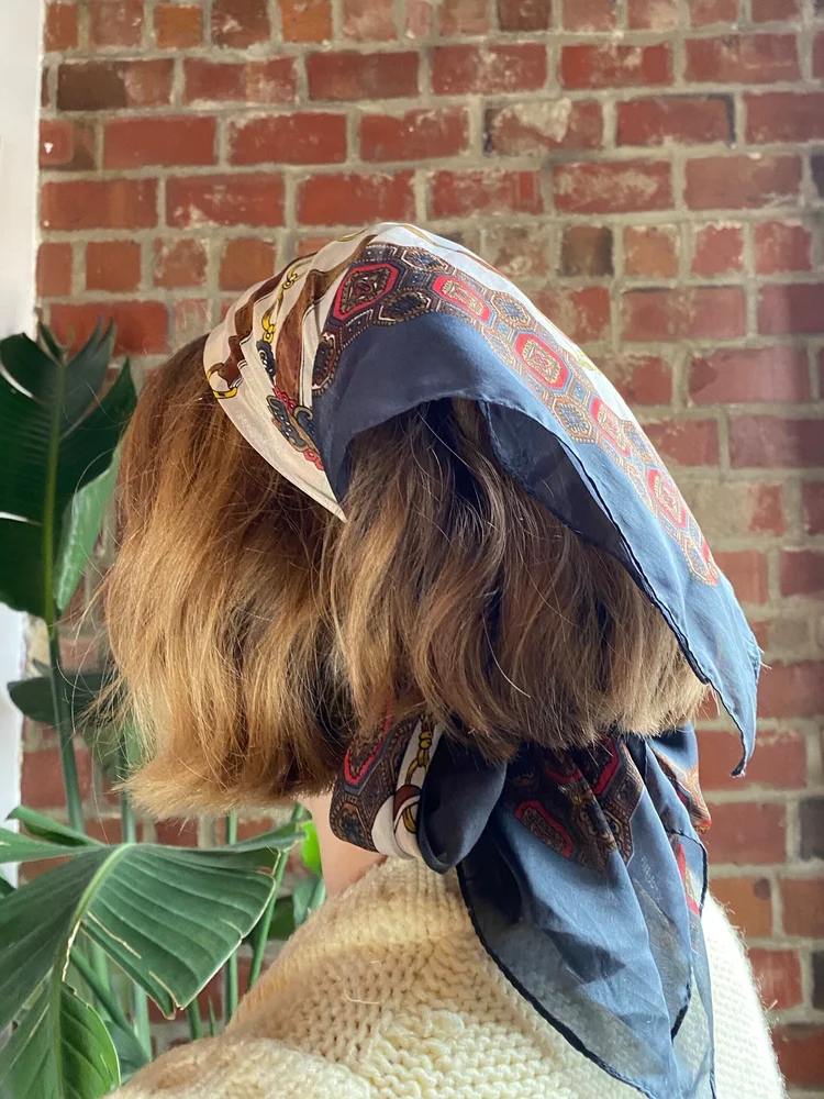 How to Style a Vintage Scarf — May's Place: Be Green. Buy Vintage.