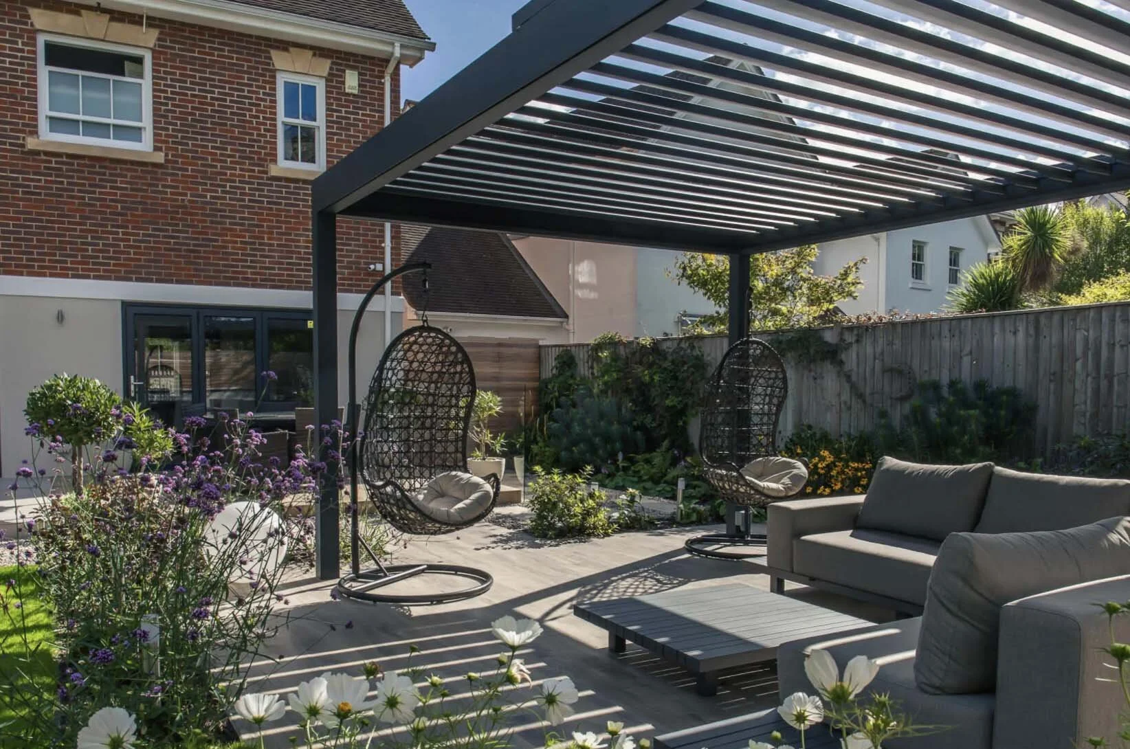 Outdoor Living Pods | Garden Pods | Louvered Roofs | Love Your Blinds