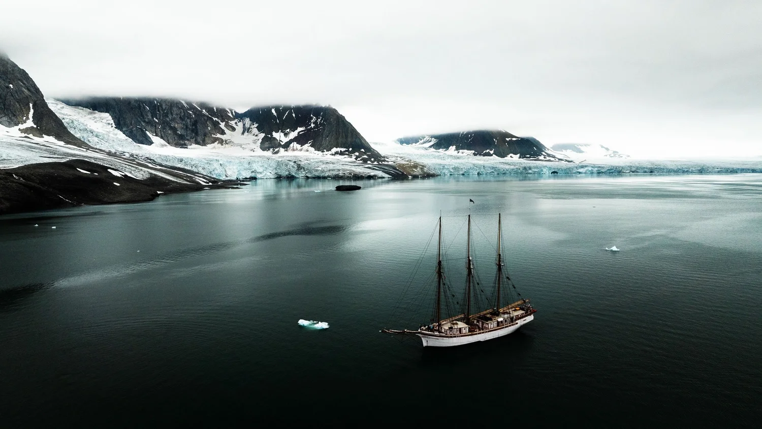 S/V Linden- Arctic Expeditions - Svalbard, East Greenland and Northern ...