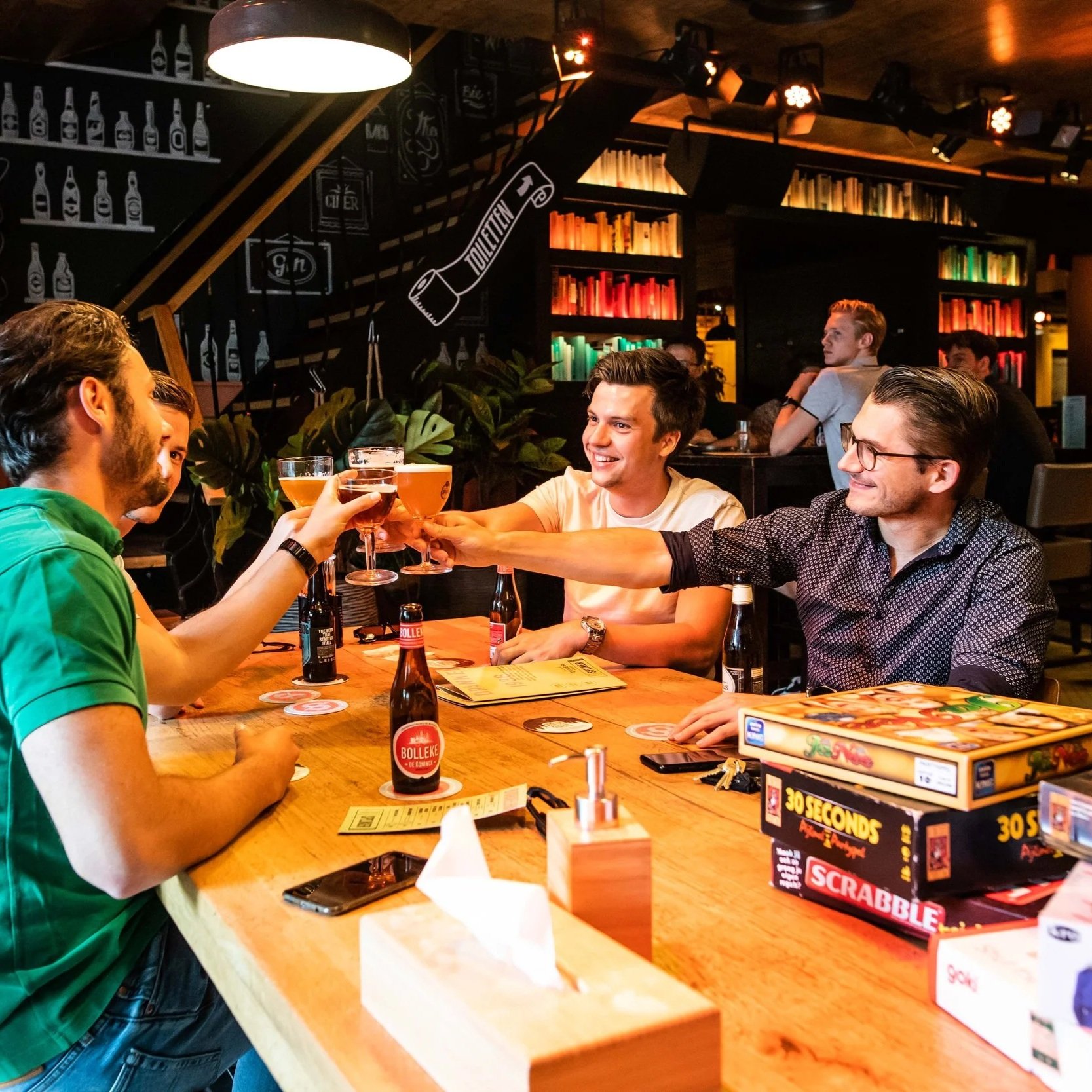 Stadscafe Spijker 🔨 • Daar kun je elke dag wel heen