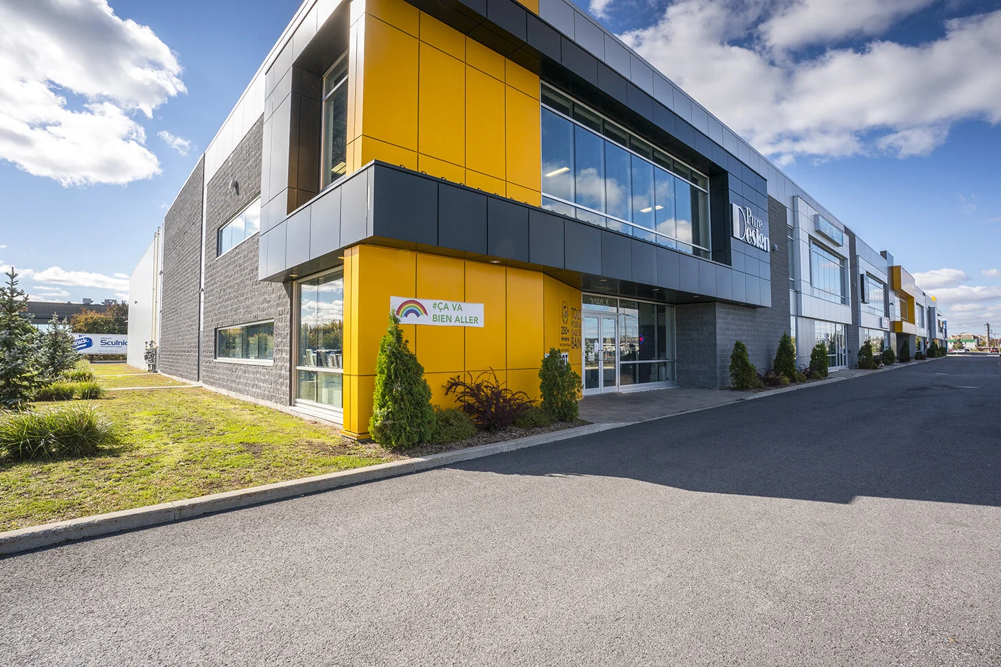 Bâtiment commercial — Coffrage Apex